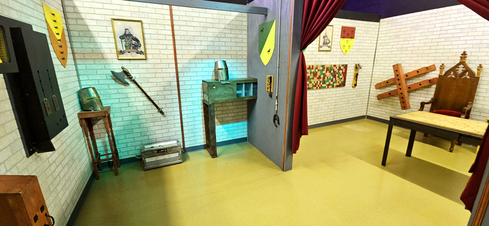 Castle Adventure | Escape Room Family
