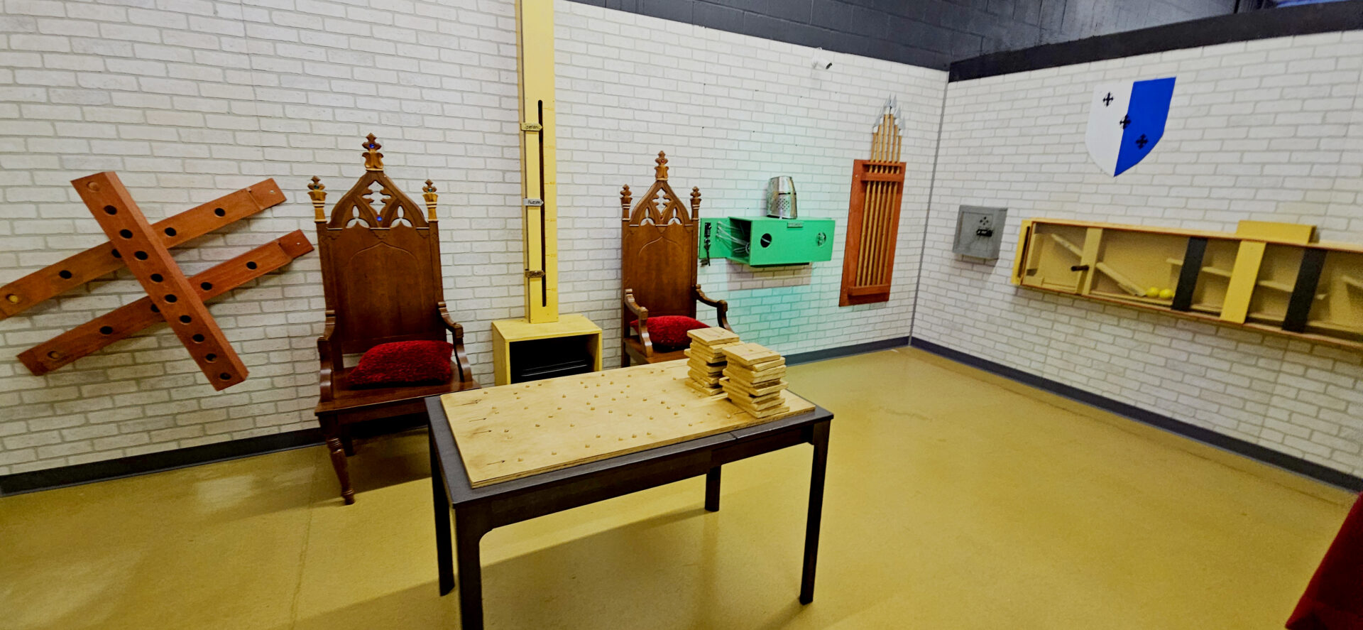 Castle Adventure | Escape Room Family